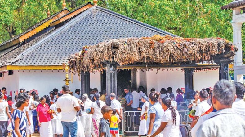 KATARAGAMA – Harō Harā! Kataragama Skanda
